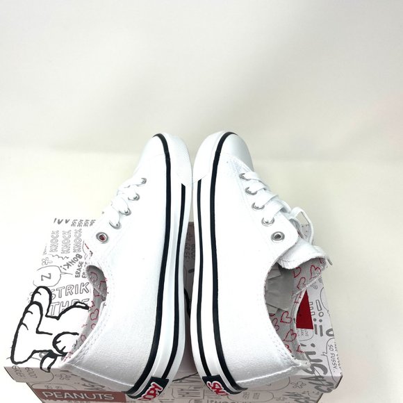 Peanuts | Shoes | Peanuts Snoopy White Canvas Laceup Childrens Shoes ...